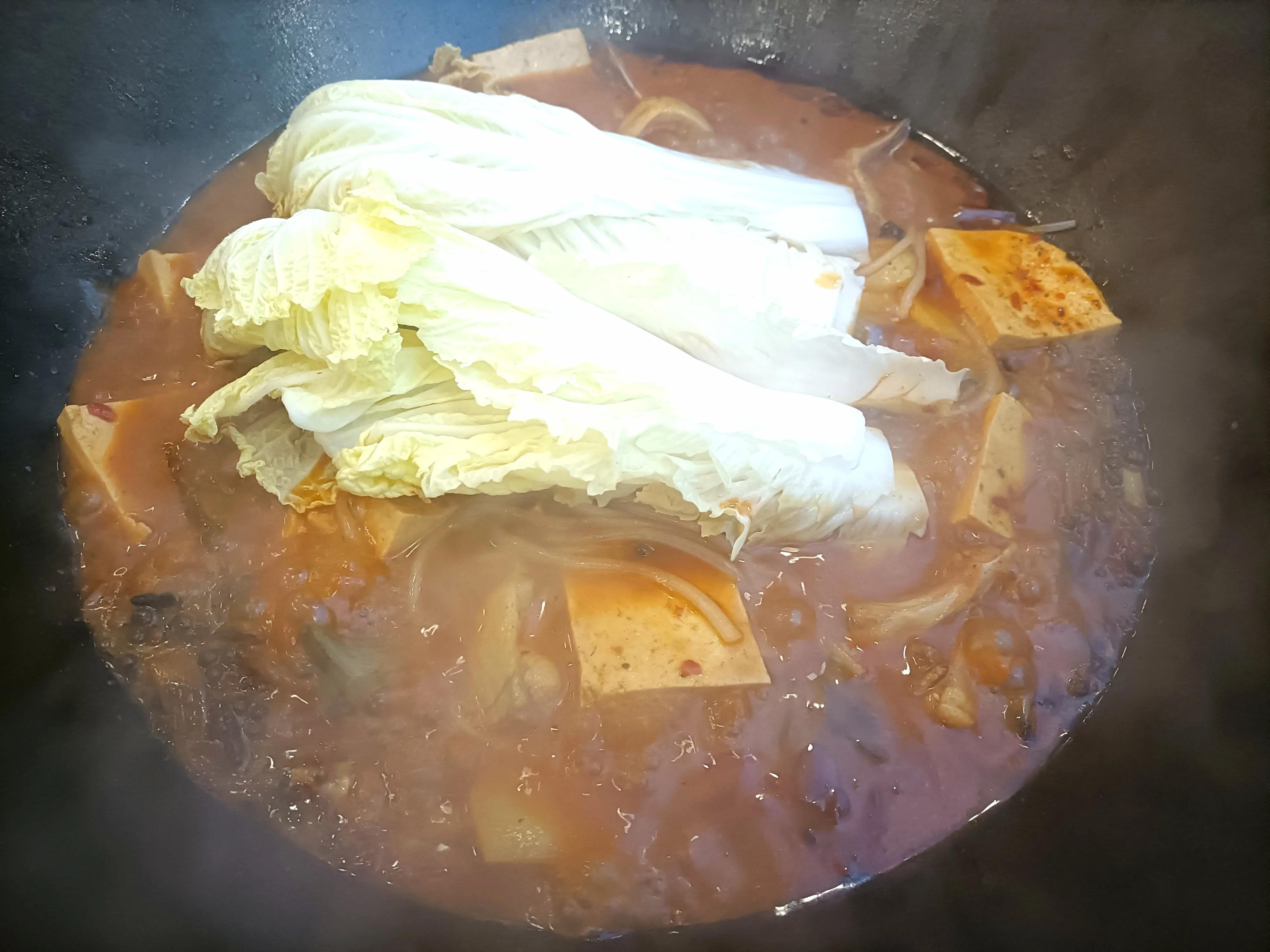 Lemei Food Appreciation Group eats home to explore the store iron pot ...