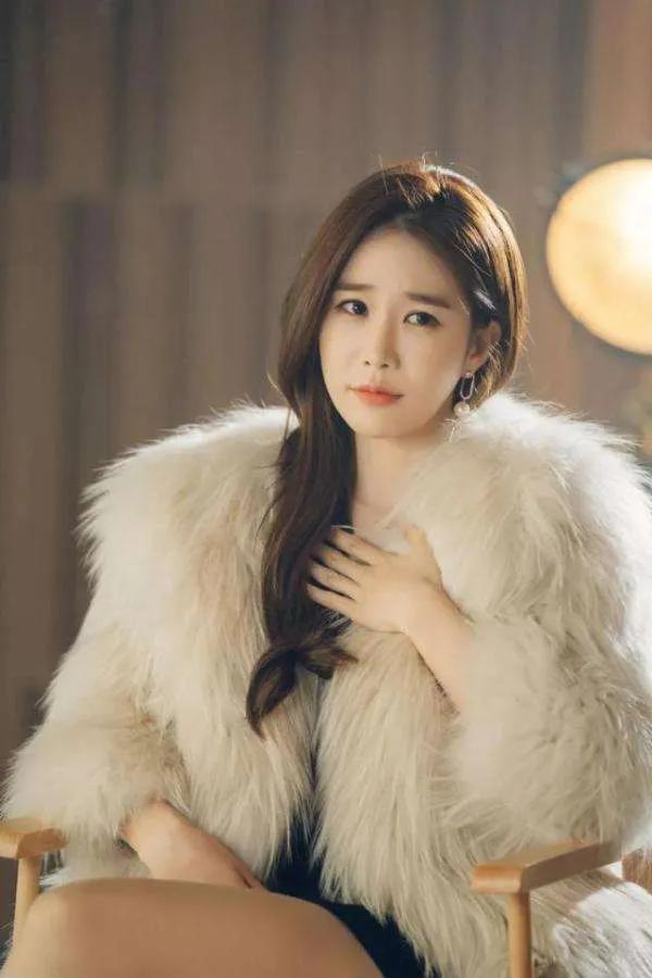 Collection of beautiful photos of Liu Renna (1) - iNEWS