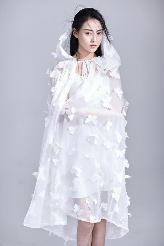 Sun Xiaolun, post-95 female star - iNEWS