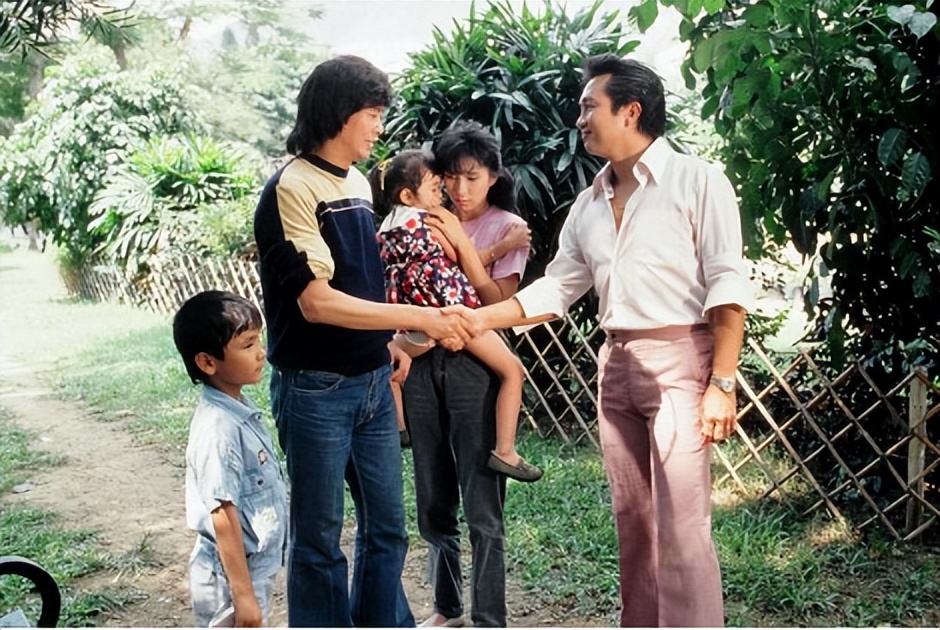 What enlightenment does Zhang Qiang show in "Never Bow Your Head" to ...