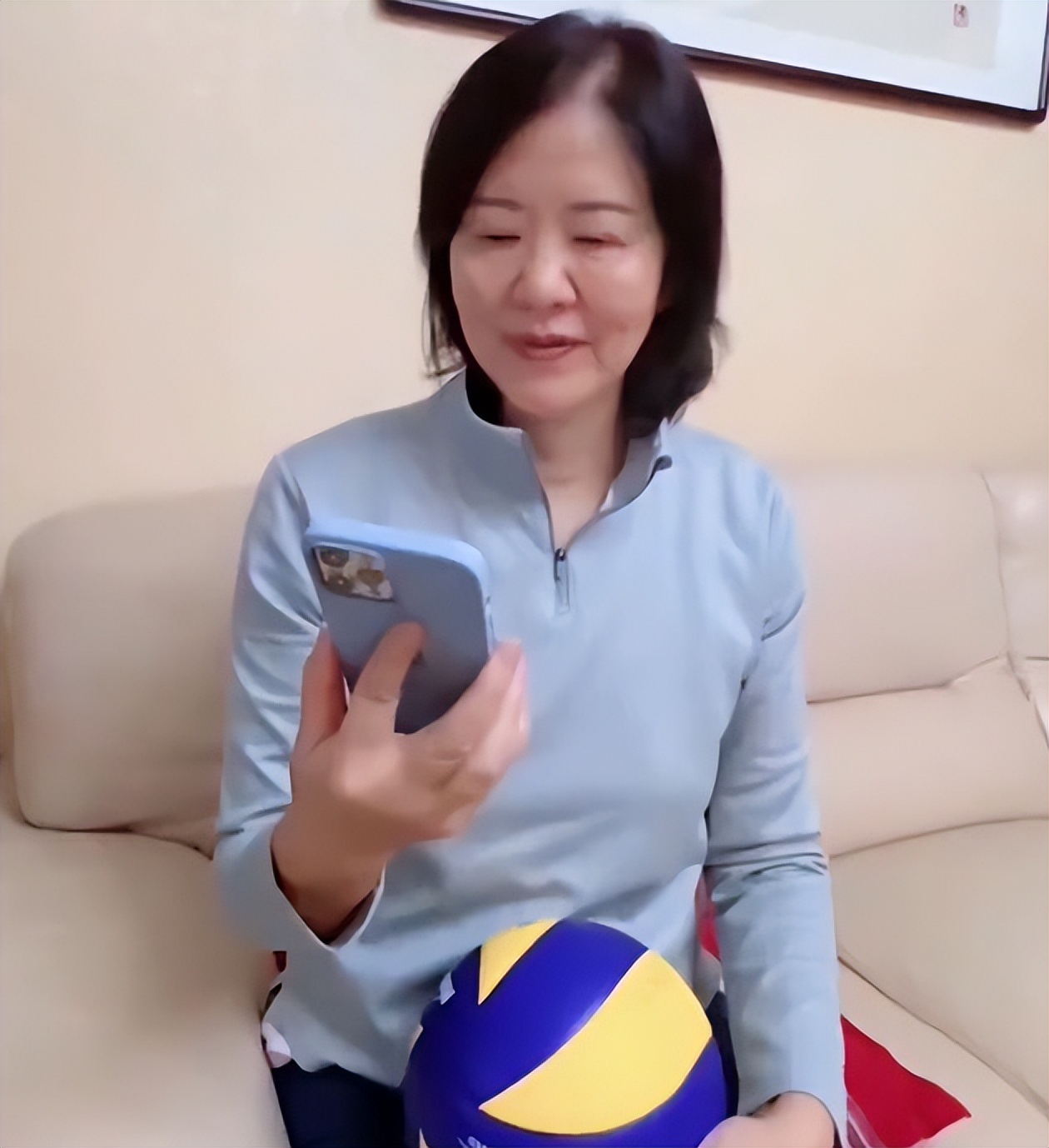 62-year-old Lang Ping is about to start a live broadcast!Fans who leave ...