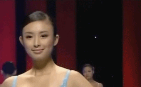 "First car model" Zhai Ling: It is well known on the Internet that she ...