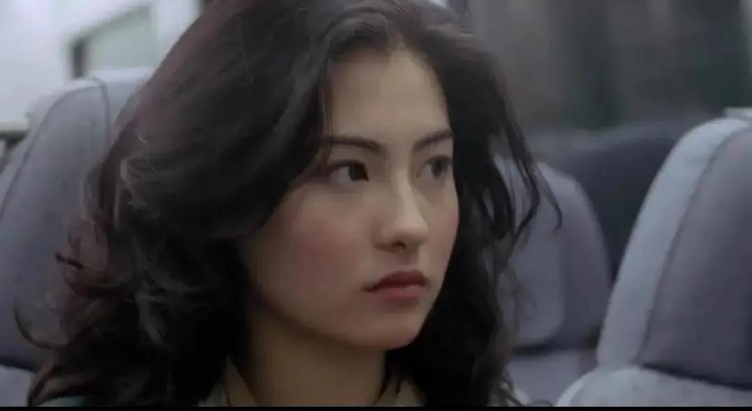 Cecilia Cheung's "Twelve Nights" can be called a love disaster: I don't know the pain of love ...