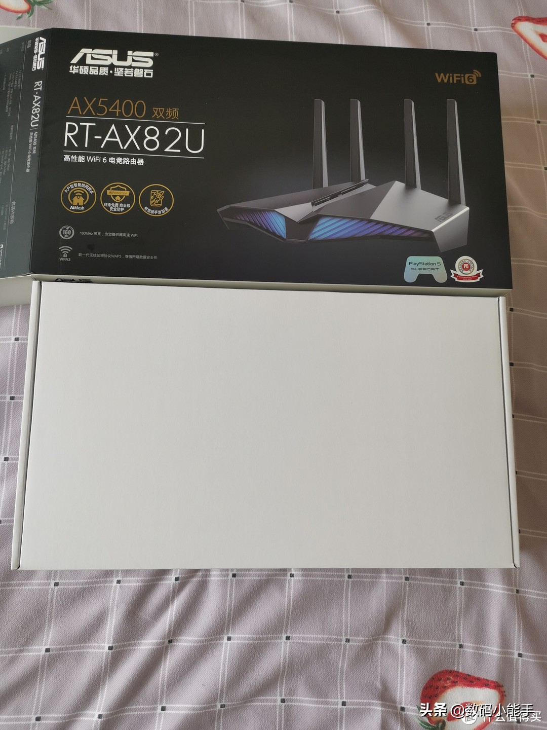 Buy a lamp and get a router!ASUS AX82u router out of the box - iNEWS