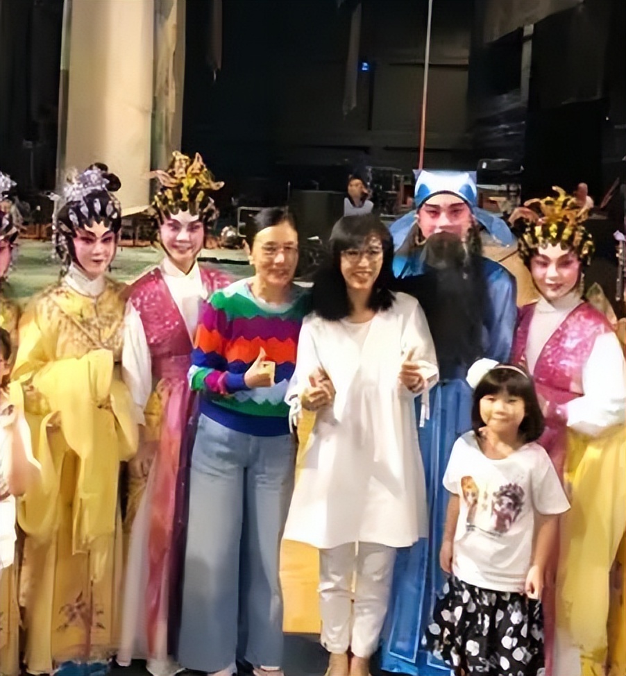 67-year-old Mi Xue and 75-year-old Wang Mingquan are in the same frame ...