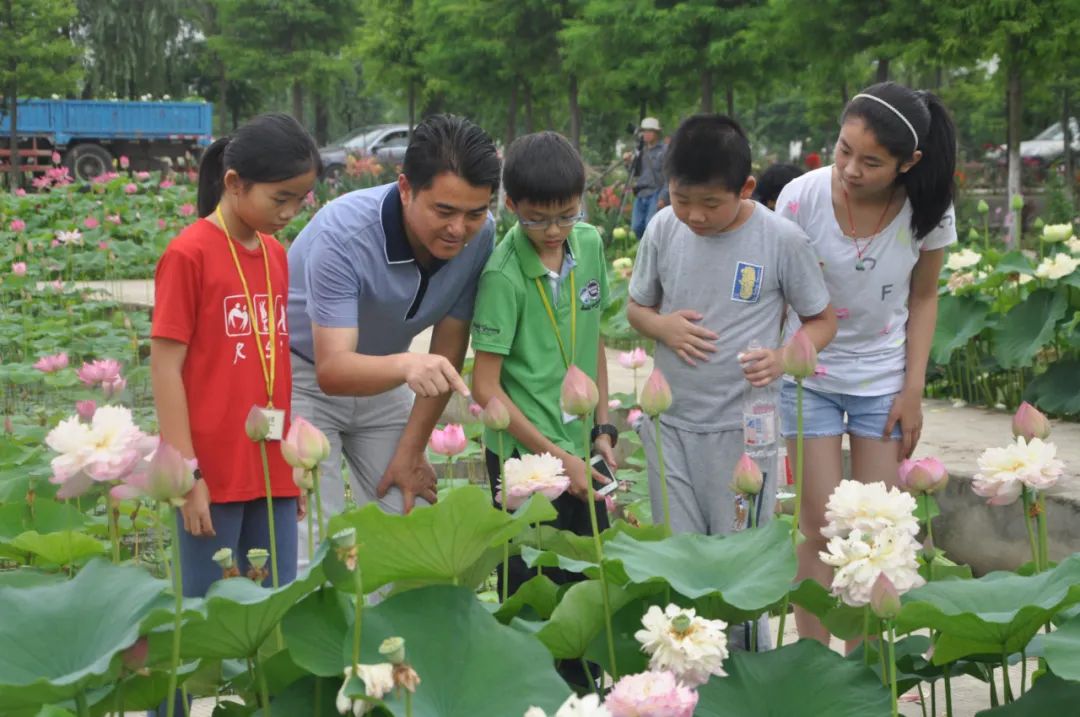 Yang Ruiqing: Cultivating Students' "Life Force" - iNEWS