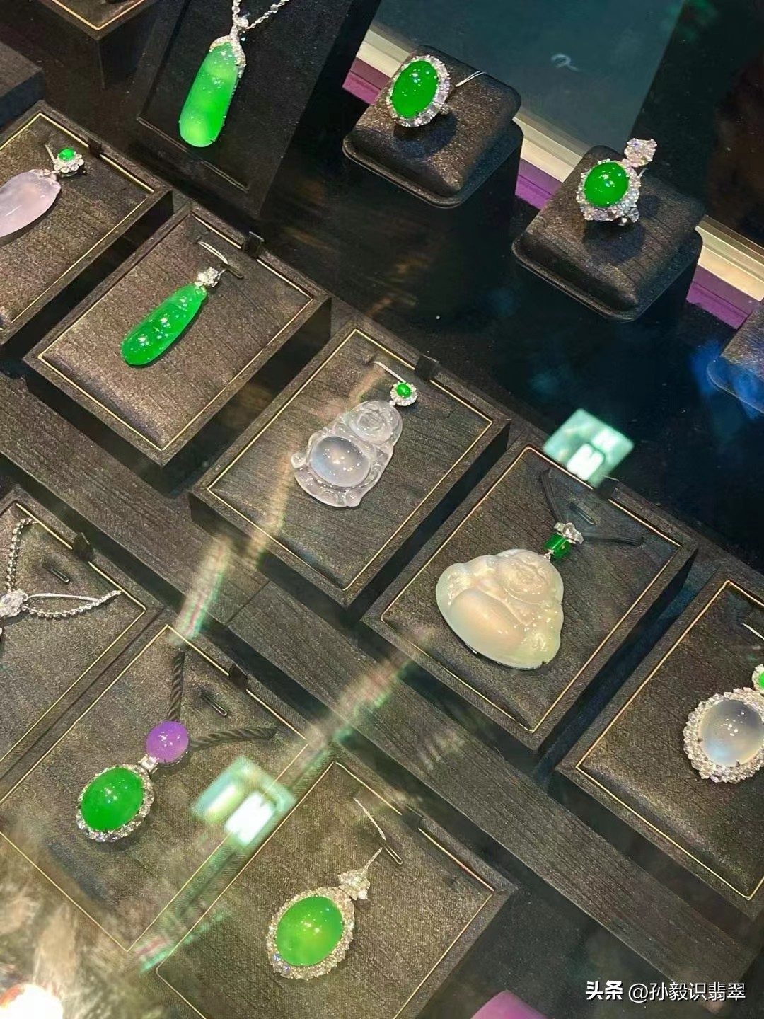 About the UV fluorescence reaction of jade - iMedia