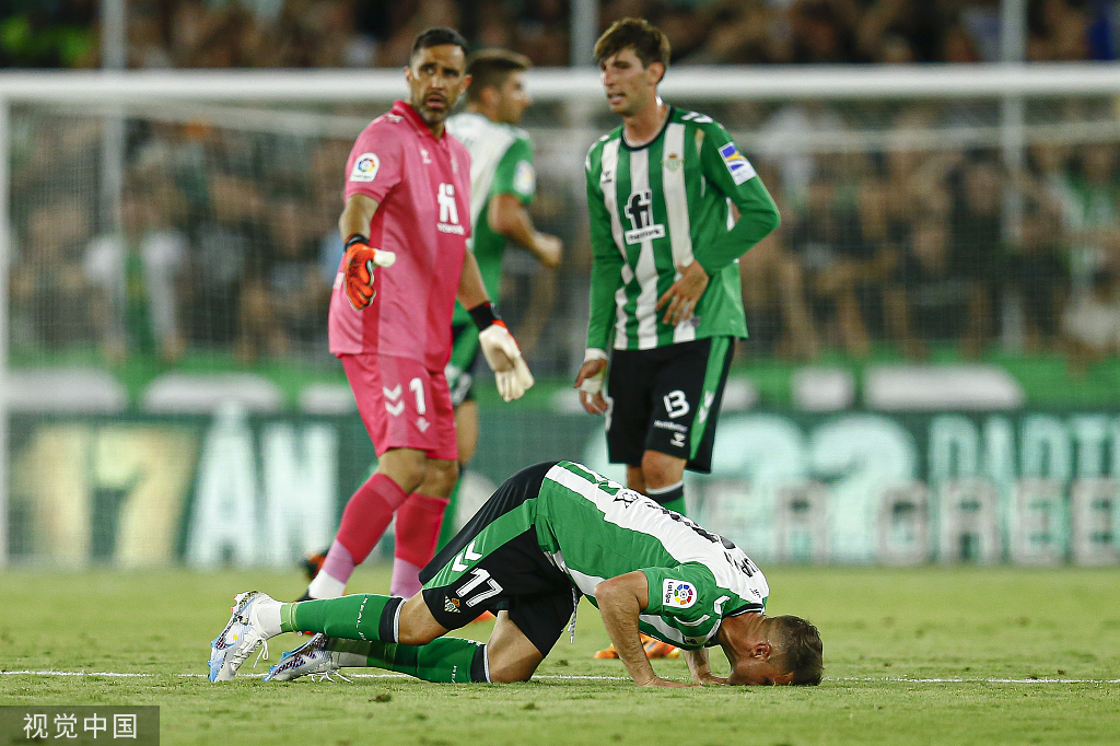 Let's talk about goodbye tonight in football! Many legends ushered in ...