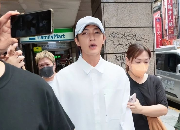 Aaron Yan's incident continued to simmer, Yao Le's mother formally sued ...