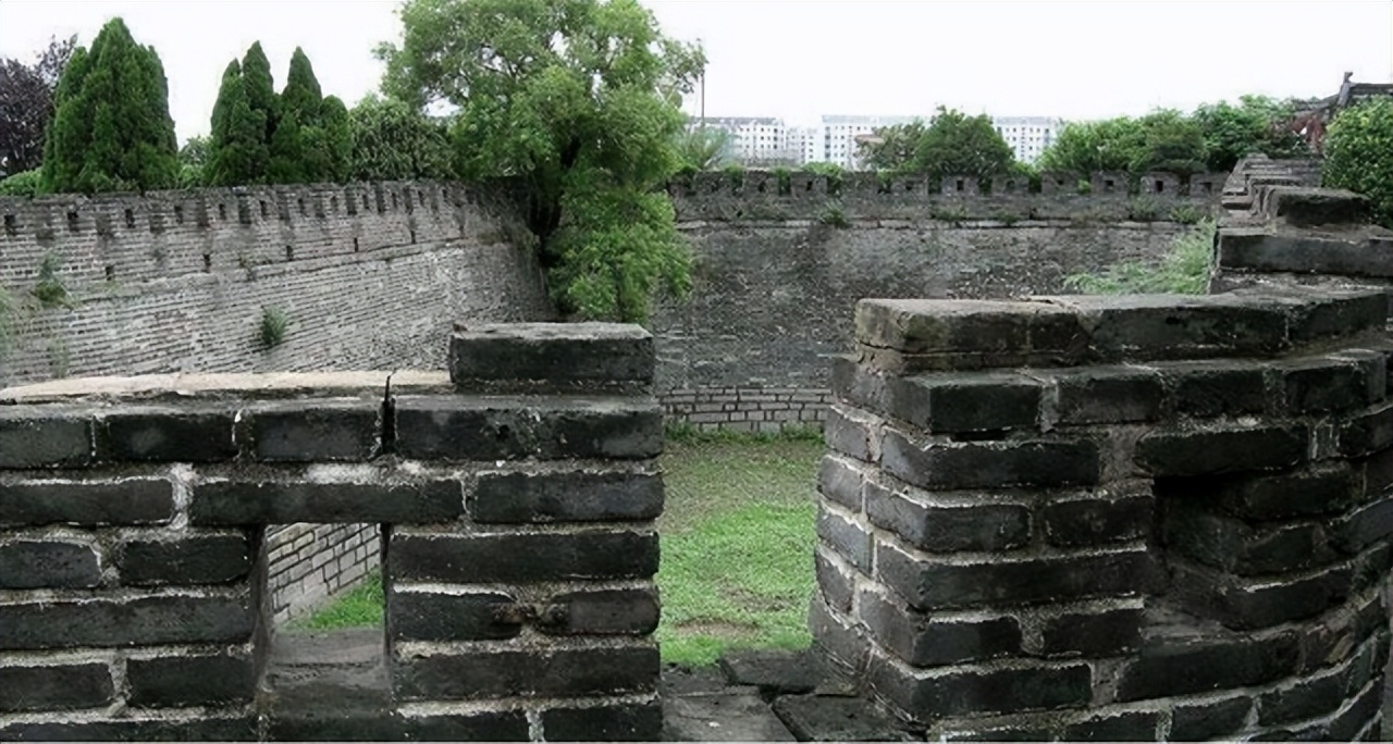 Explore ancient Chinese city wall construction techniques and ...