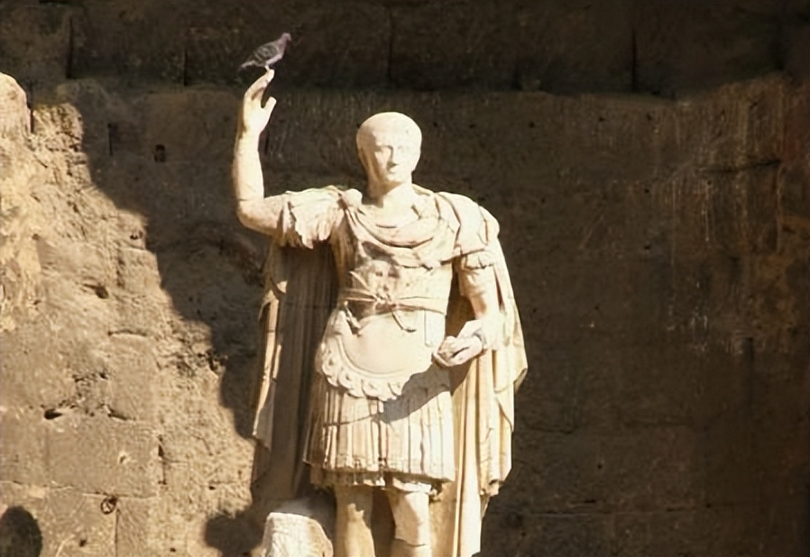 What were the internal problems and border crises facing the Roman ...