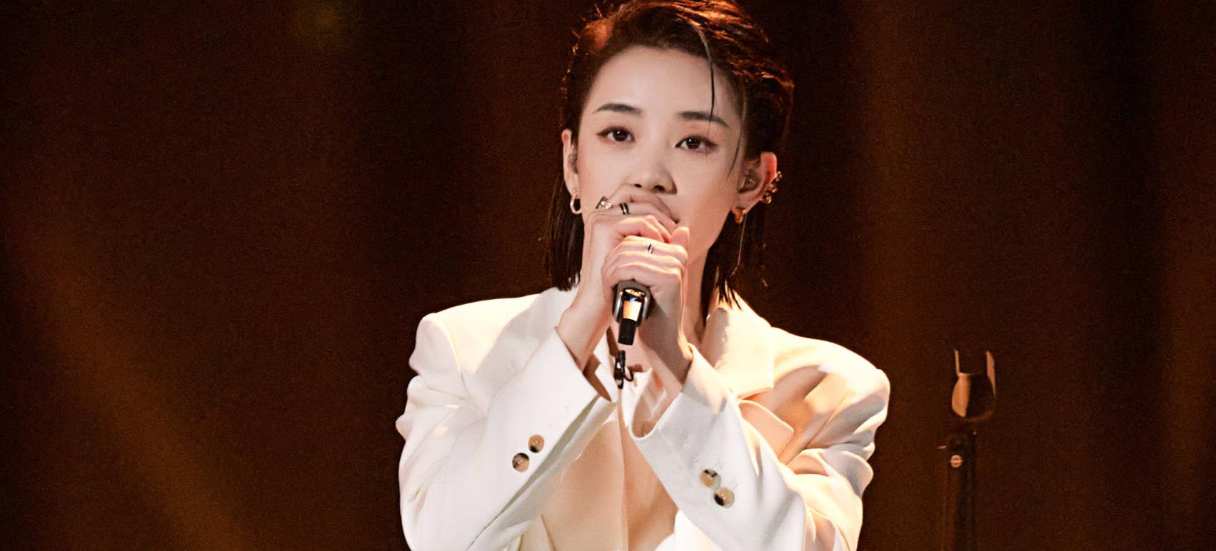 Liu Yase spoke out for the stray dog incident, Yang Di called for ...