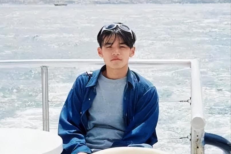 Back then when Vic Zhou and Jay Chou had a quarrel in F4, Edison Chen ...