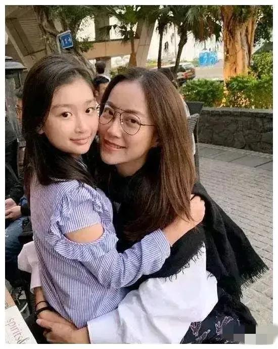 Huo Wenxi and Nicholas Tse have been together for 26 years. Netizens ...