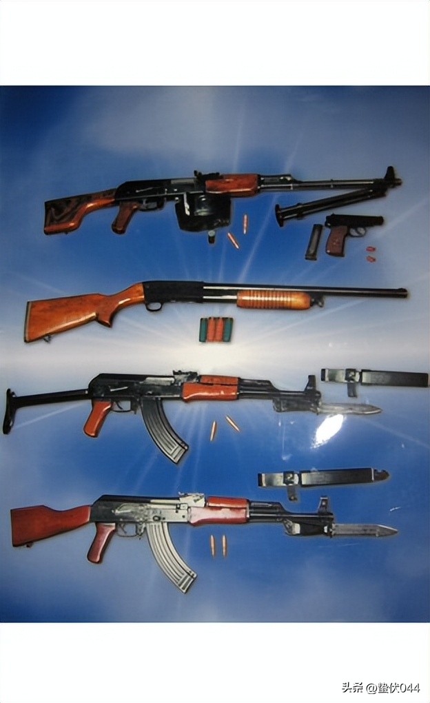 Algerian domestic assault rifle pm89 - iNEWS