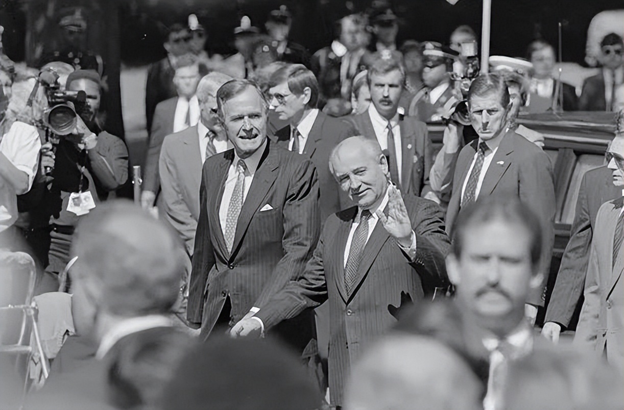 Gorbachev on the reasons for the collapse of the Soviet Union - iNEWS