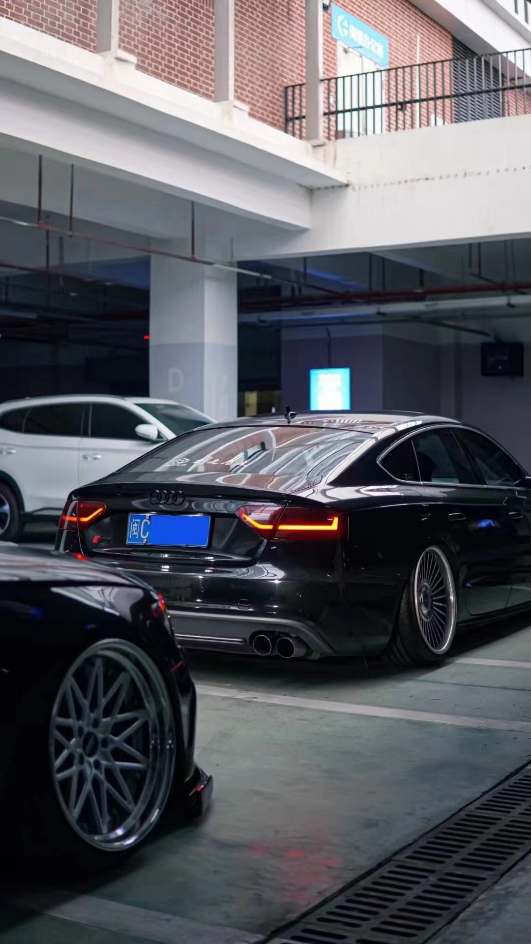 Case sharing of Audi S5 modified AIRBFT pneumatic shock absorber with ...