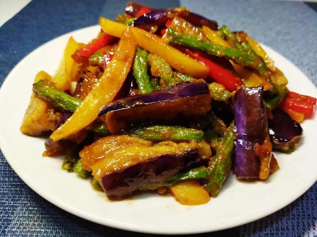 It would be a mistake to fry Disanxian directly in the pot. Before ...