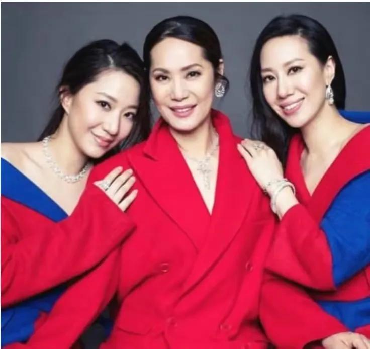 Wang Yuanyuan: A family of "fake ladies", all married into real wealthy families, the three ...