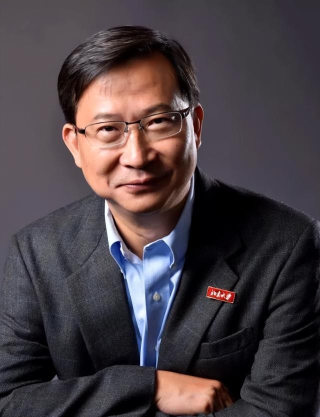 Rao Yi, a Peking University professor who gave up his American ...