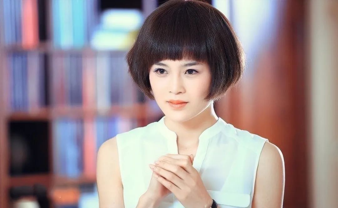 "Sister Lang" Zhao Yingzi and Gillian took a group photo, suspected of ...