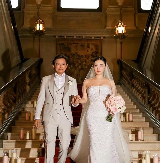 Warren Mok: At the age of sixty-five, the old tree blooms new flowers ...