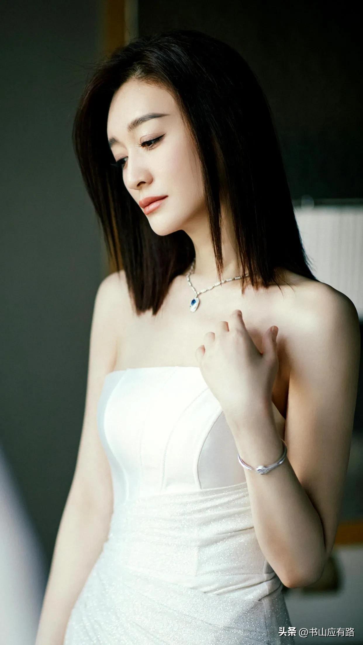 Frozen age beauty Li Xiaoran - iMedia