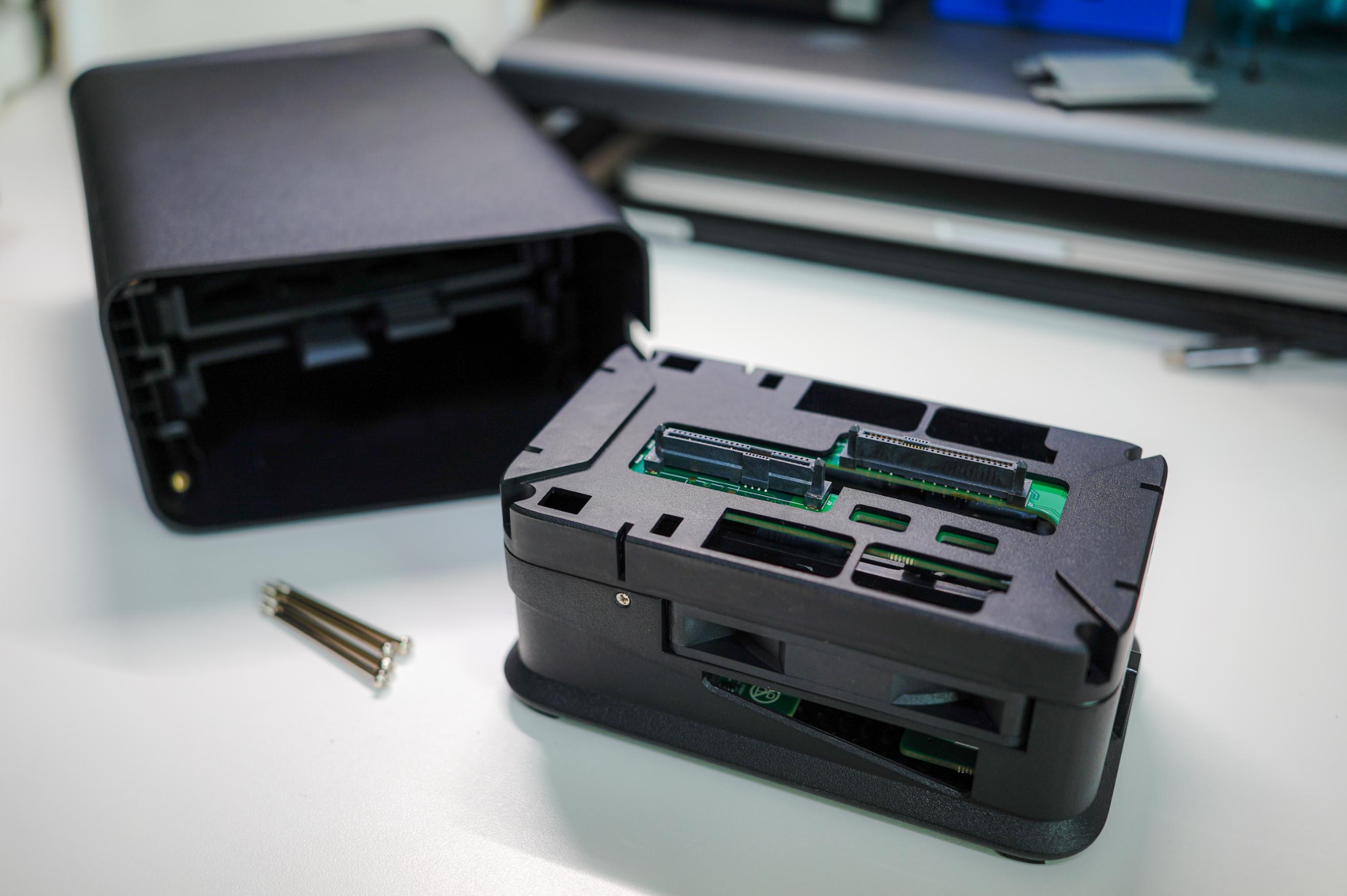 性能向的ARM架構新品NAS丨極空間Z2Pro開箱拆解評測 - 資訊咖