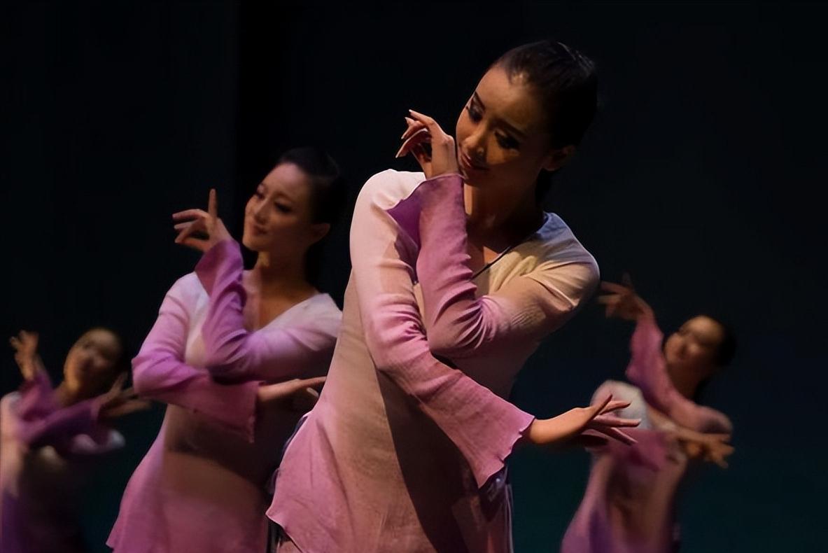 Dance your heart out! How to skillfully express and grasp the emotions ...