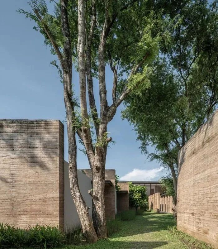 Rammed earth wall hotel: more important than the house is the ...