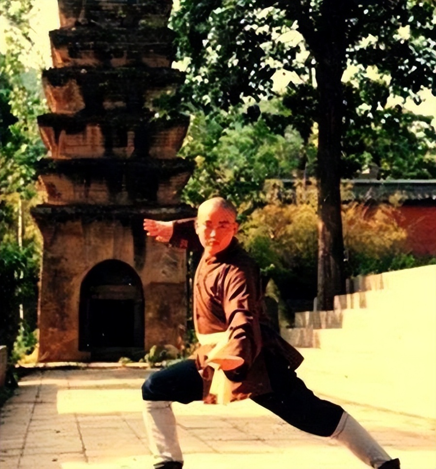 Shaolin Abbot Shi Yongxin: Behind the "deviant" - iNEWS