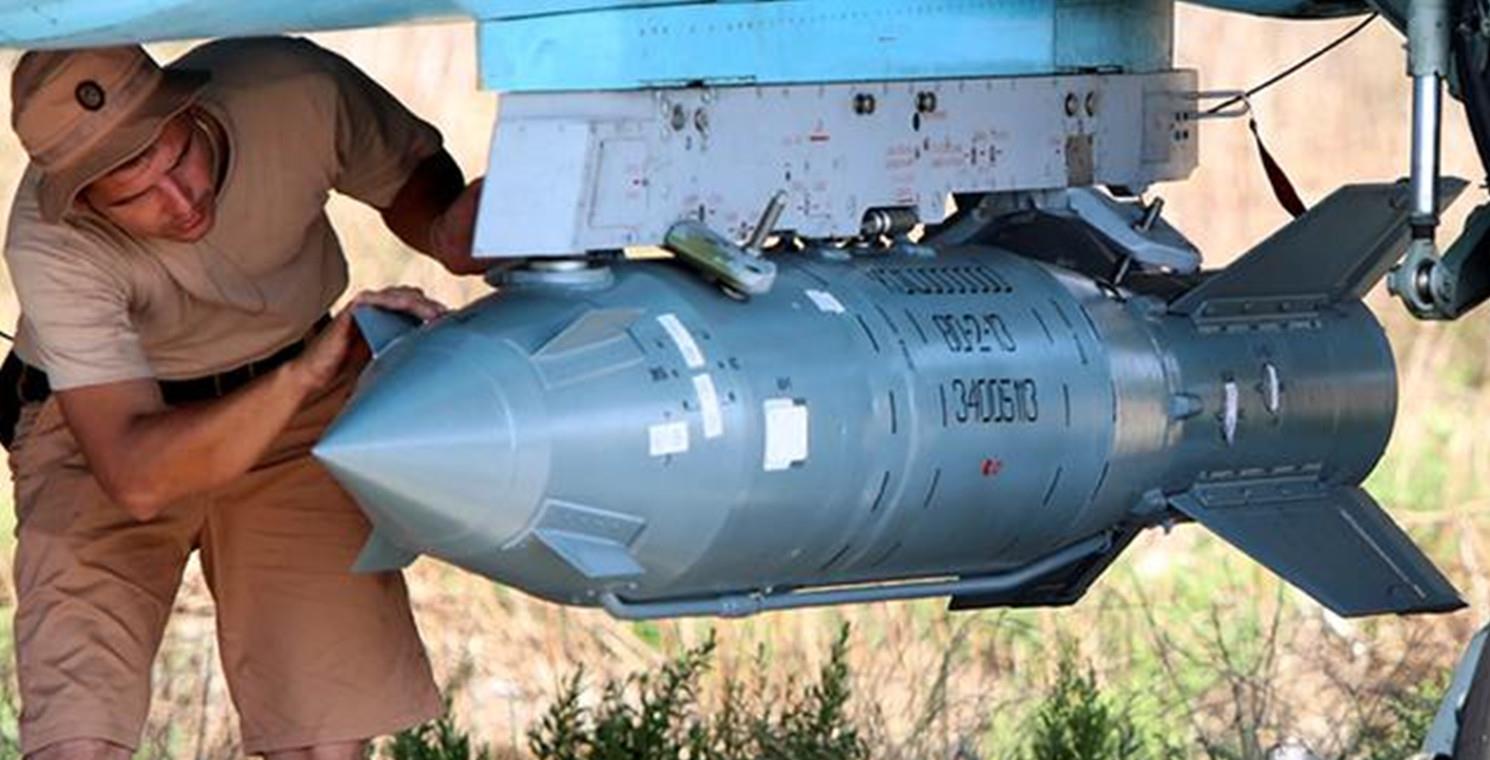 How terrible is the US ground penetrating bomb? It can strike a target ...