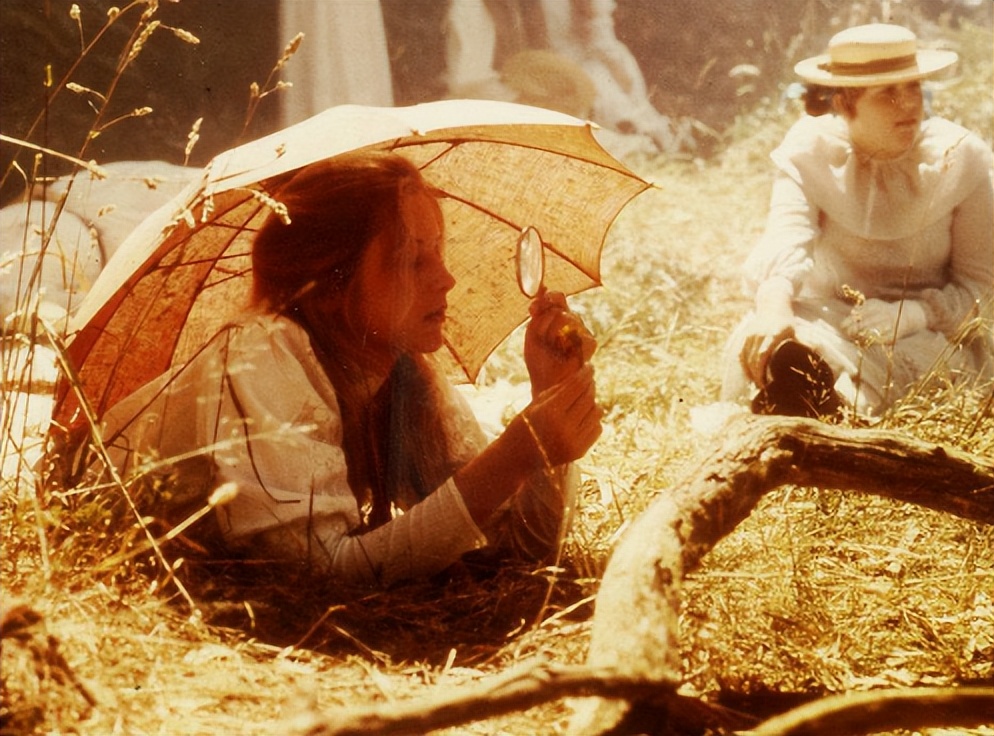 The exquisite classical composition of "Picnic on the Cliff" - iMedia