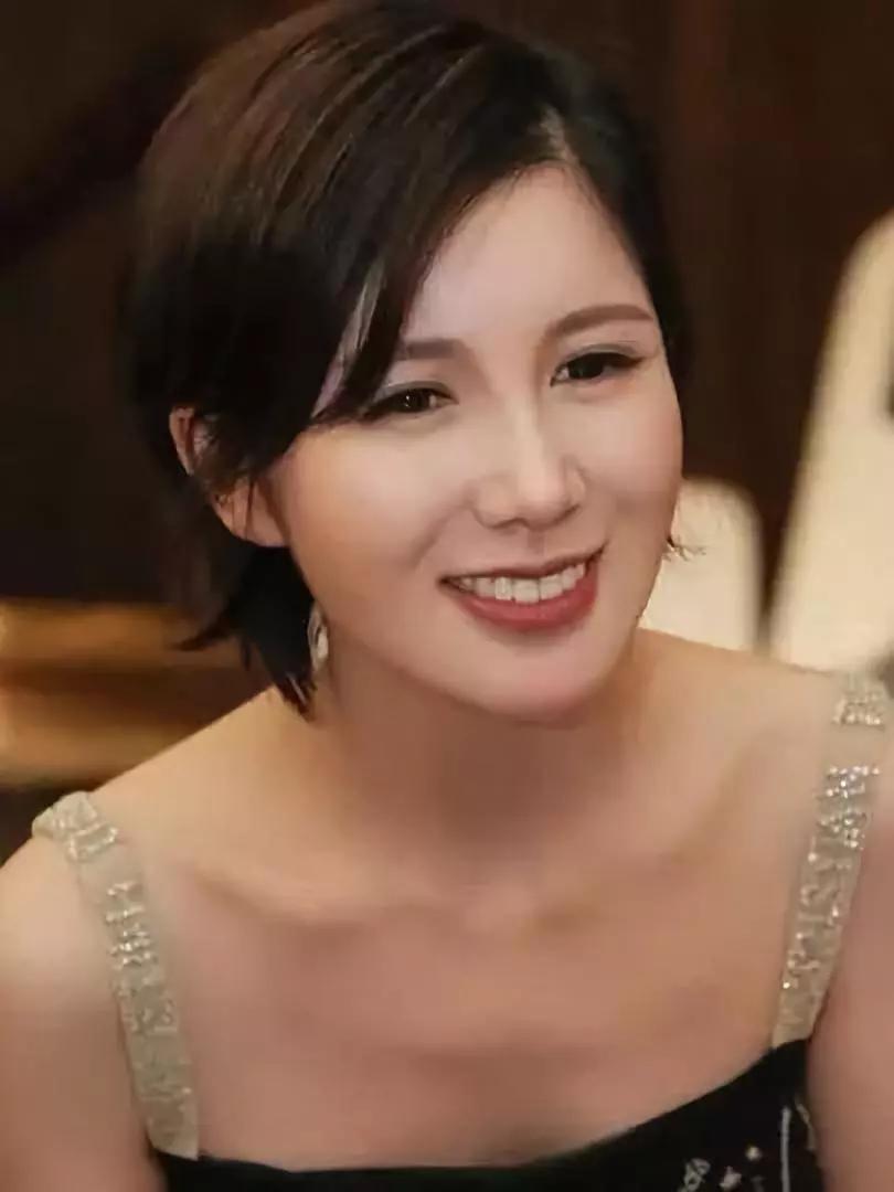 Wang Yuxin: From Huang Jingyu's ex-wife to the best actress in a movie - iNEWS