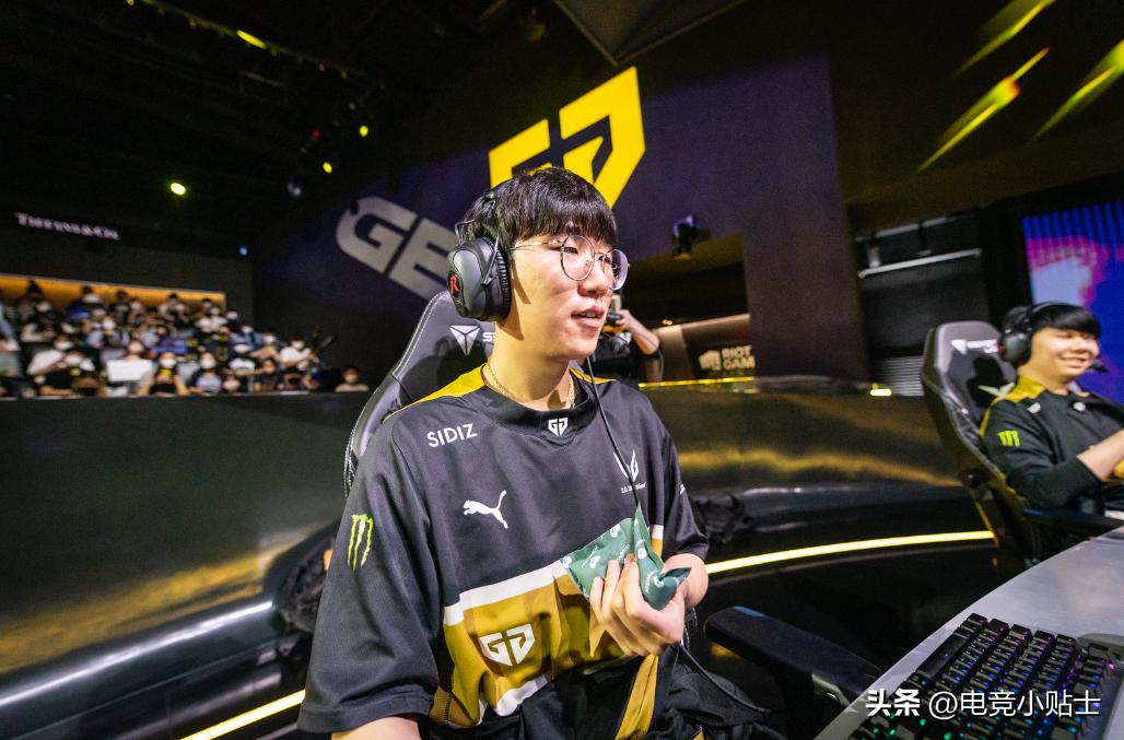 Start picking skins?Ruler champion skin wants to choose Zeli, because ...