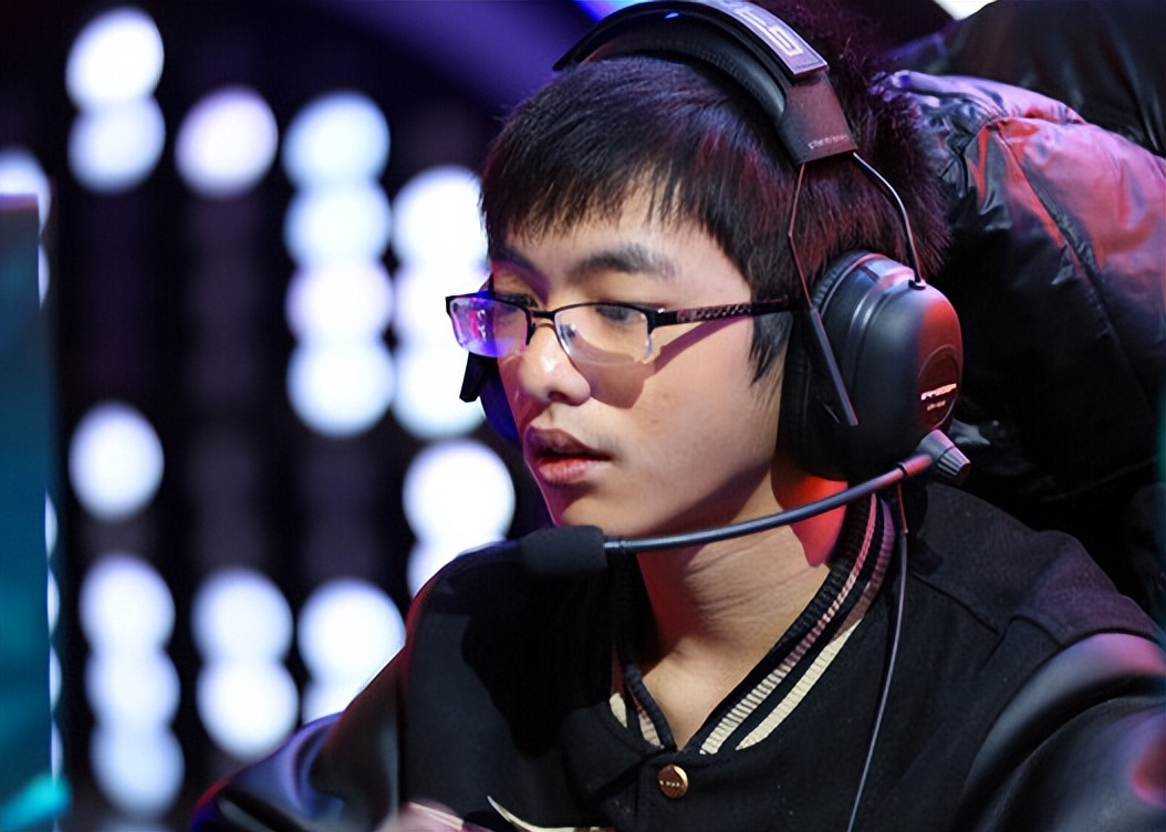 The 11th anniversary of the launch of the male gun, two players left a ...