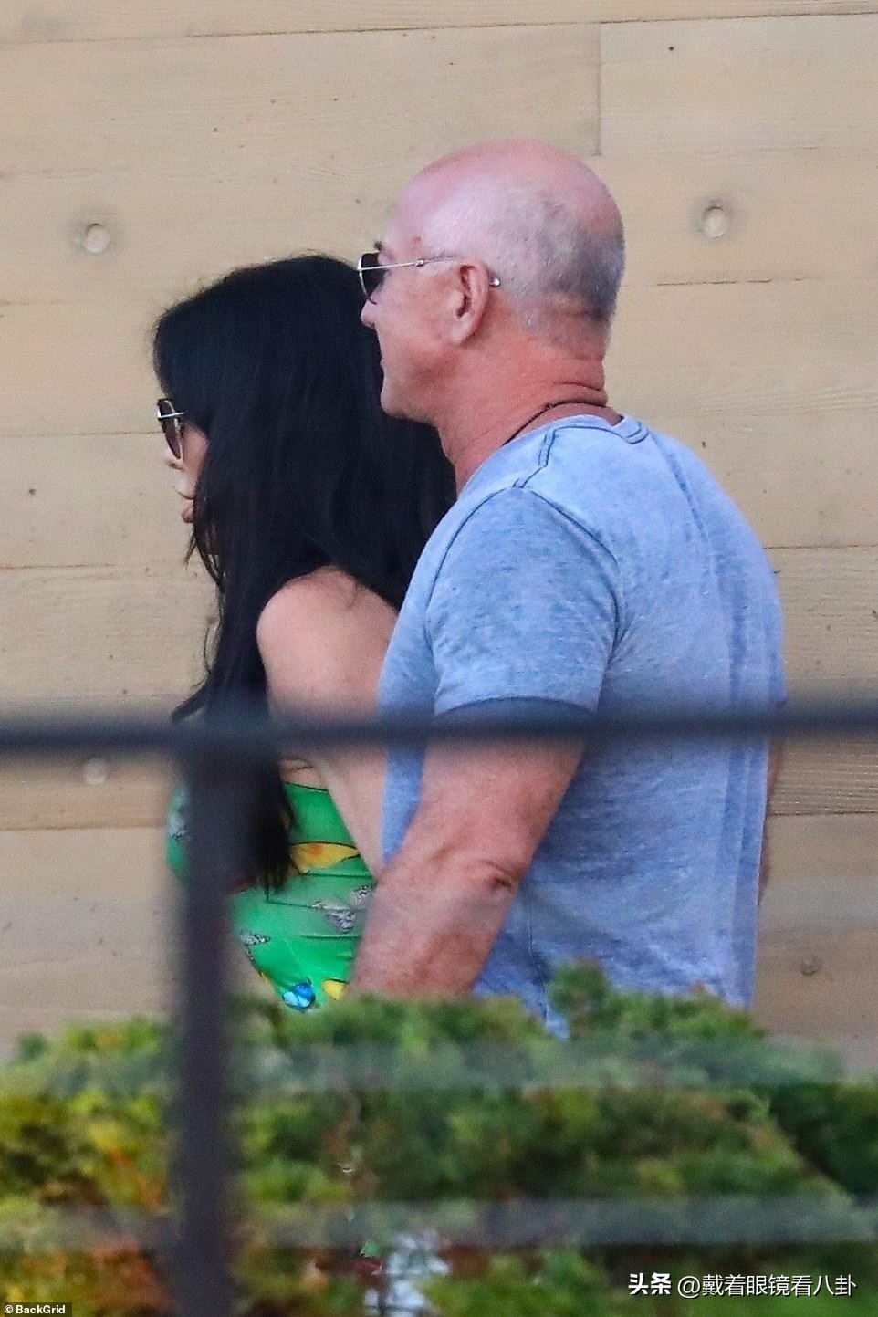 Bezos celebrates his friend's birthday with his 52-year-old girlfriend ...