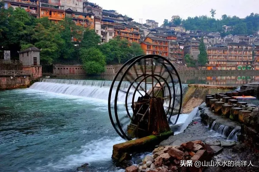 "Looking for Beautiful Countryside" - Phoenix Ancient Town in Western ...