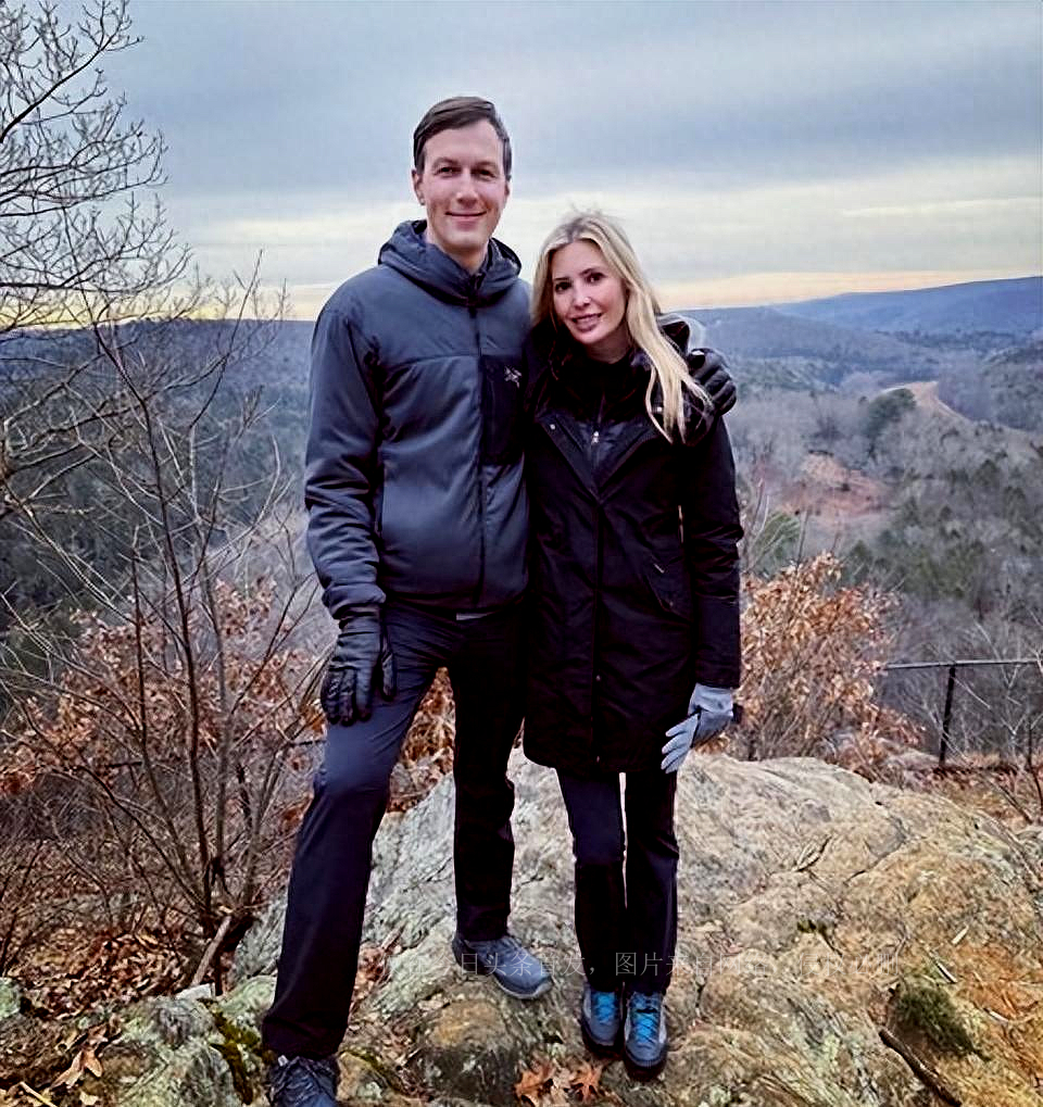 41-year-old Ivanka is held in her husband's arms, her apples are red ...