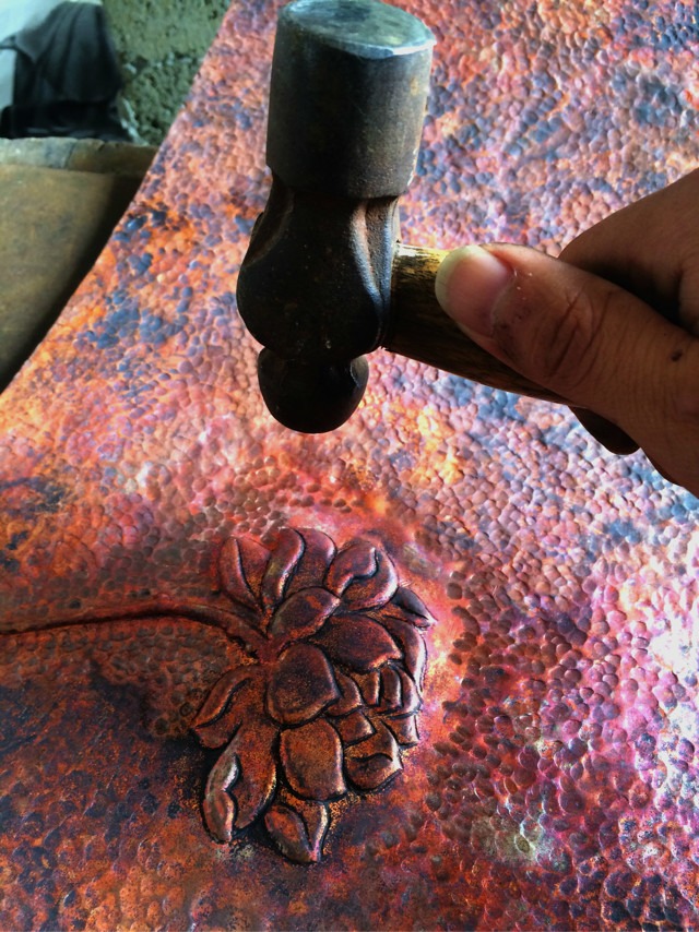 How shocking is the bronze sculpture that has been circulating for ...