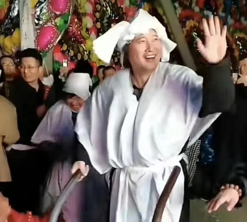 Dai Yuqiang smiled when his mother passed away? Netizen: You have gone ...