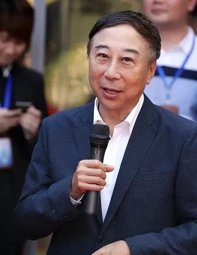 Shui Junyi's daughter Shui Yoshi became a CCTV reporter. She spoke ...