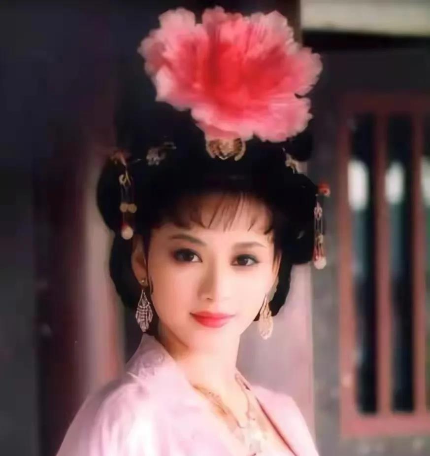 When preparing to shoot "Water Margin", Liang Li: Let me play Pan Jinlian!Zhang Jizhong: No, you ...