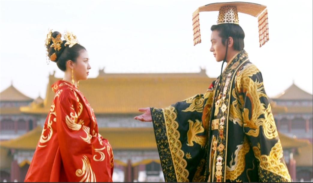 When a foreign beauty becomes the queen of China, the first thing she ...