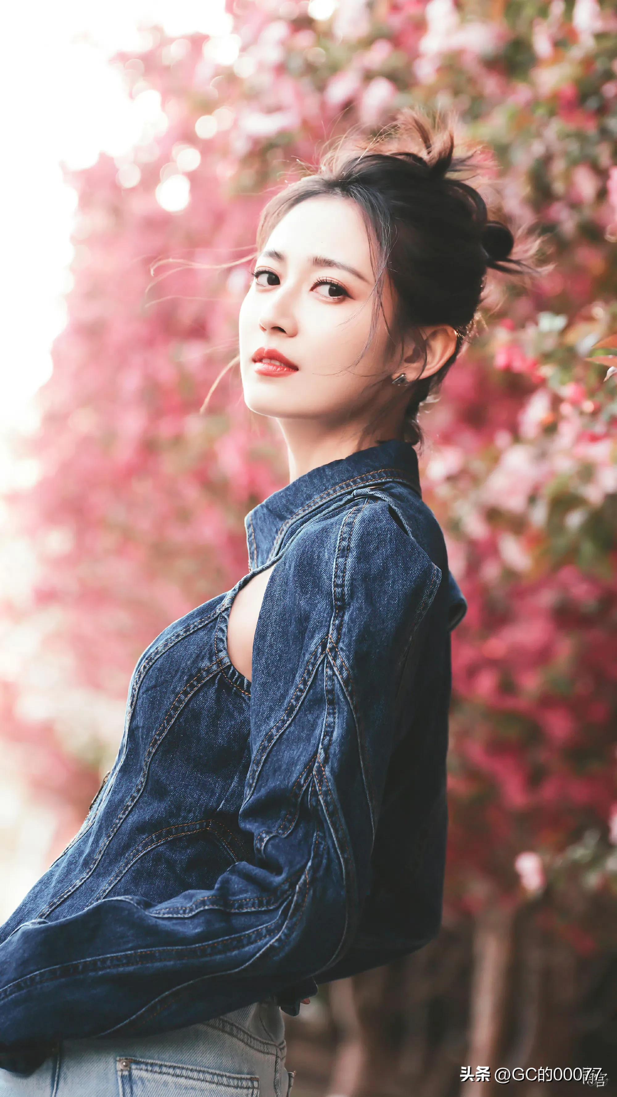 Star picture Chen Yuqi - iNEWS