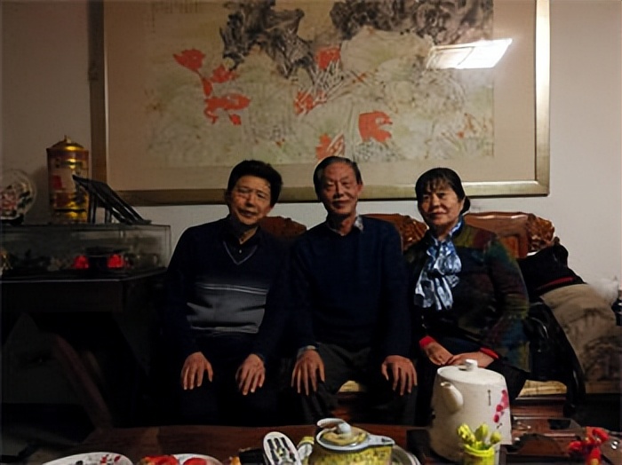 Chen Fengying (painter) - Celebrity Encyclopedia - iNEWS