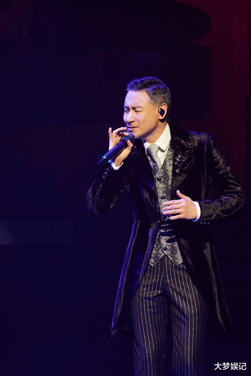 Jacky Cheung suddenly named Jay Chou in the middle of the song and ...