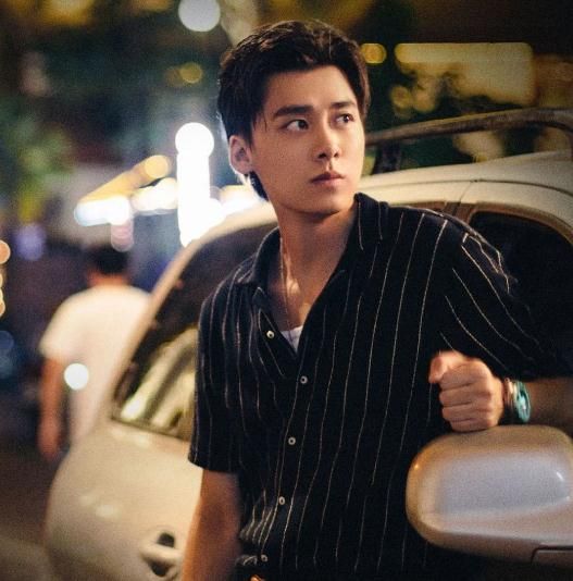 Li Yifeng and Wu Yifan cooperated with "Old Paoer" director Feng ...