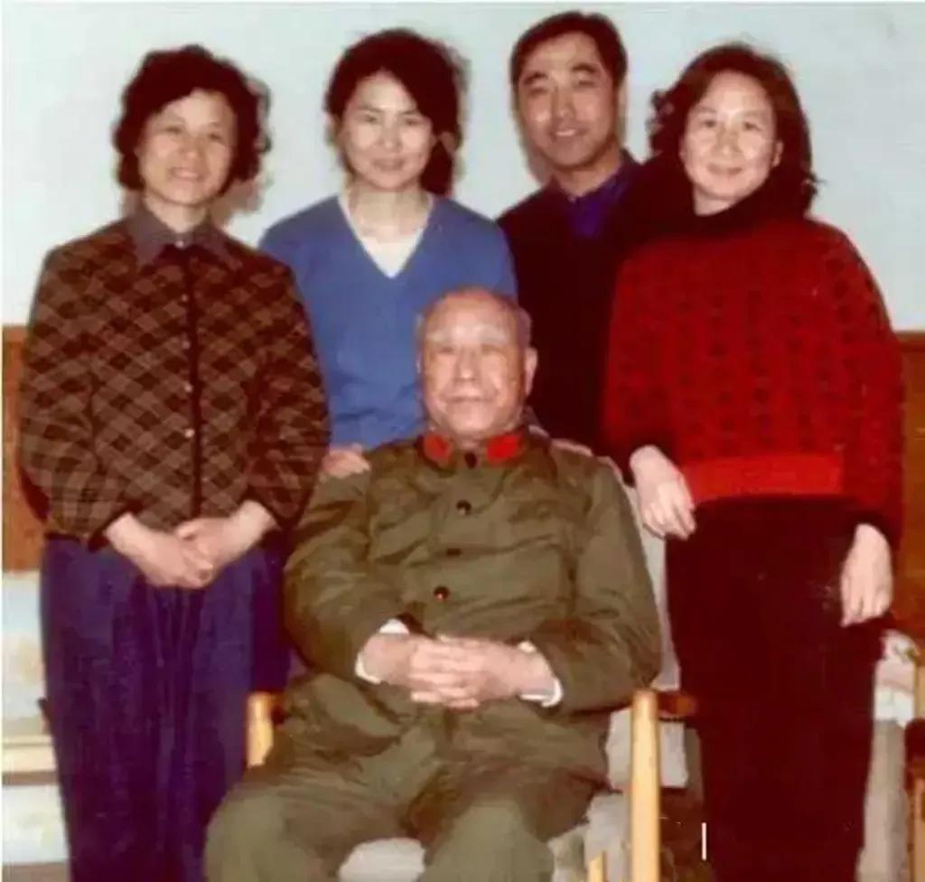 Old photos: a group of rare family portraits of the founding fathers ...