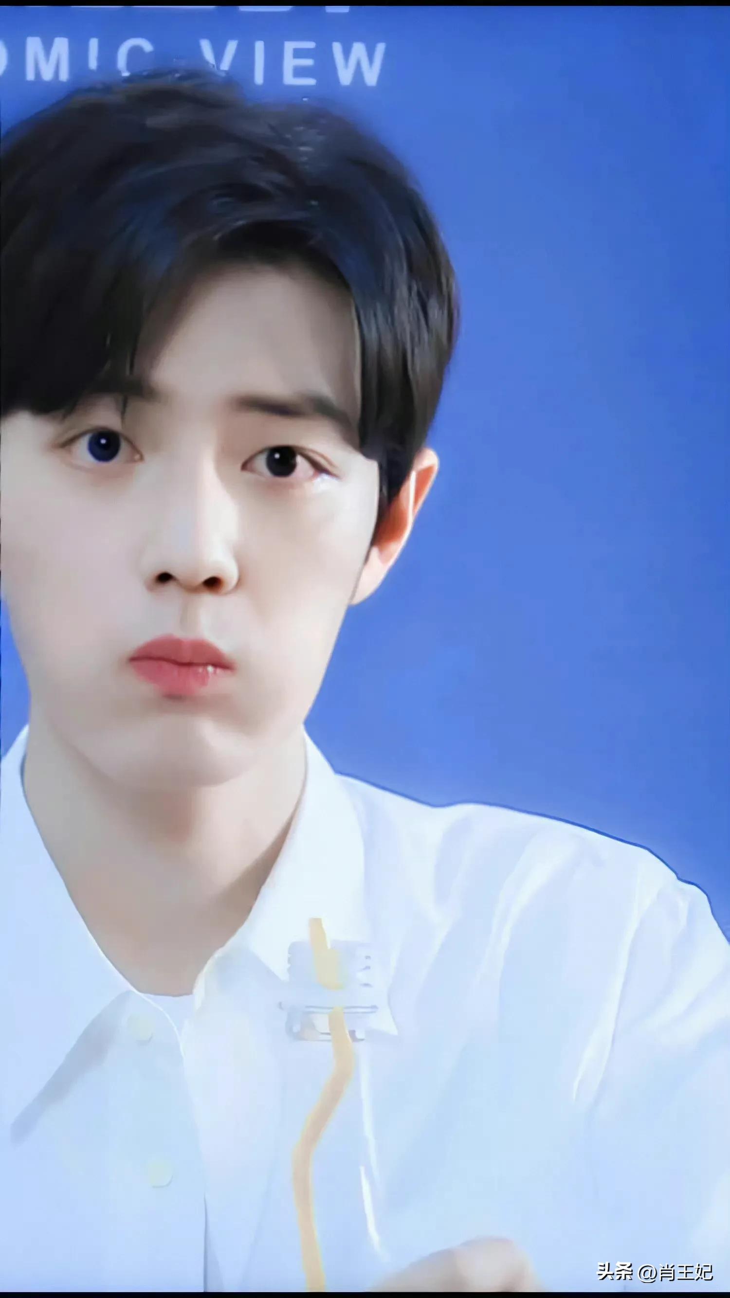 Xiao Zhan with a toot mouth is so cute, so cute, he must be cute and ...